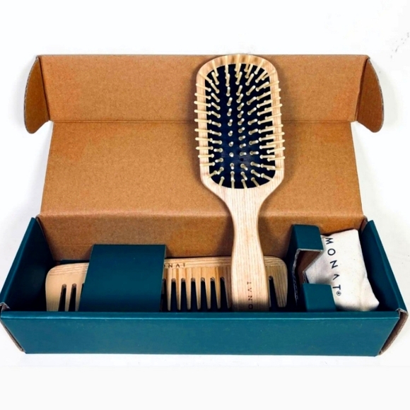 MONAT GLOBAL | Hair | Monat Tangle Tamer Wide Tooth Comb Detangling ...